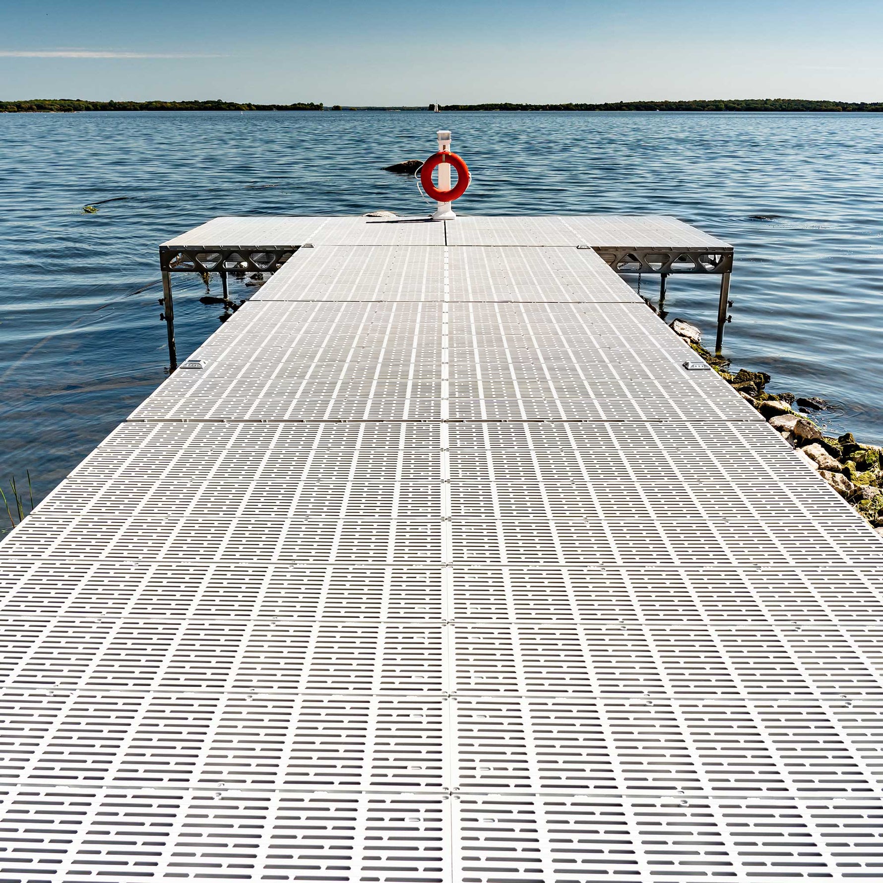 Dock, Deck & Walkway Surface Decking – BARR Plastics